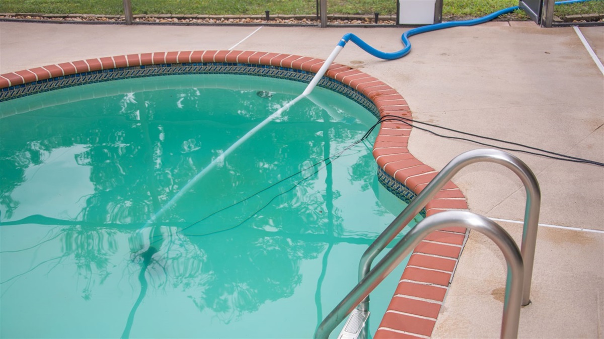 Pool drainage City of Menlo Park